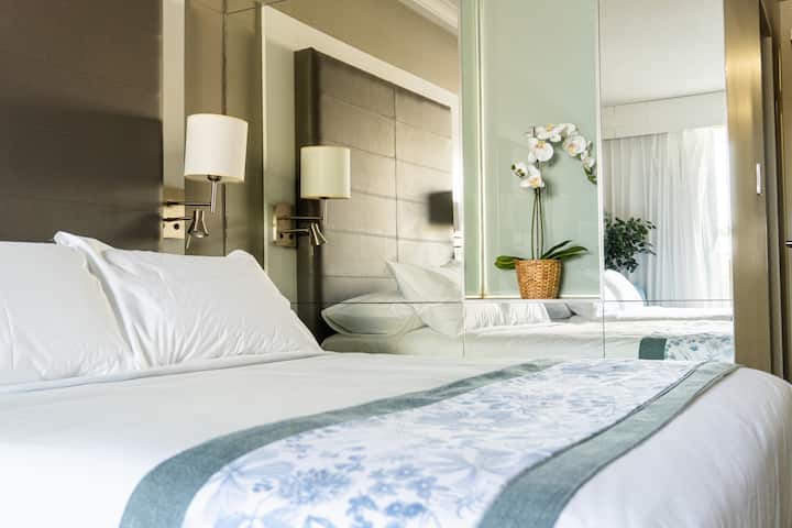 Coastal On View - 서퍼스 파라다이스