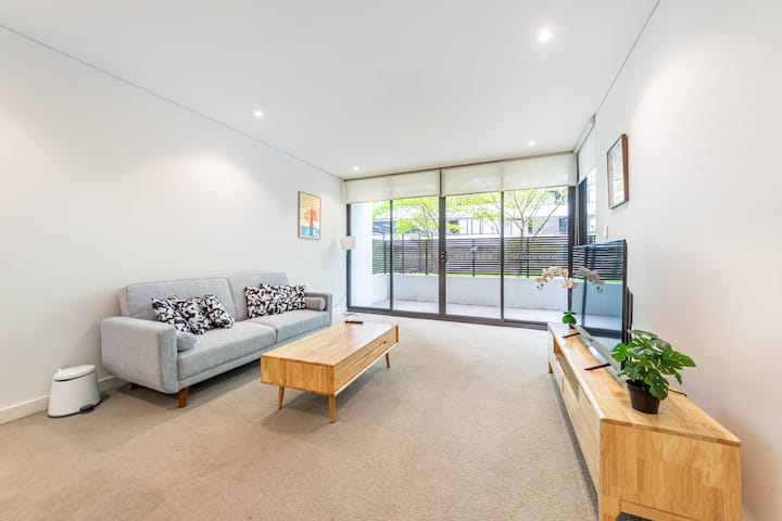 Bright Bayside Stay | 2 Bedroom W/ Parking - Sidney