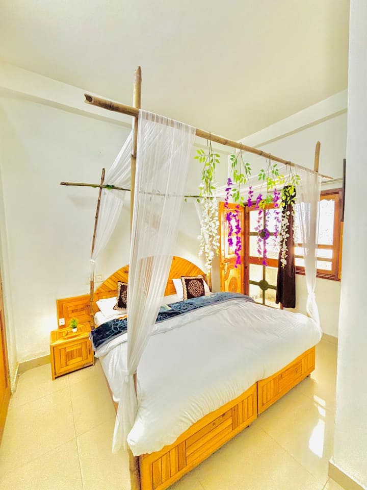 Cozy Room With Valley View - Kasol