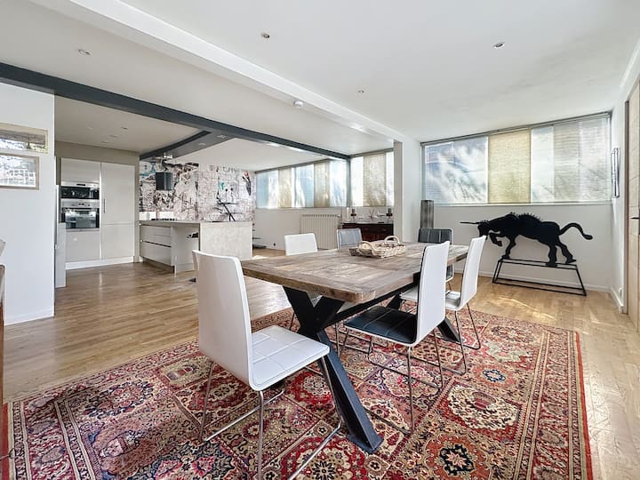 Le 9,
Loft Atypique, 2 Patios Au Coeur D’aurillac - Cantal