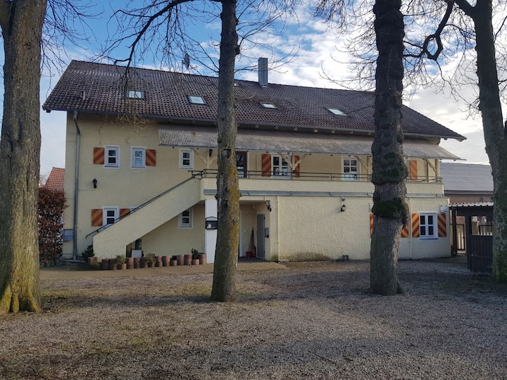 Alt-bayerische 200qm Wohnung In Ruhiger Lage. - Aichach