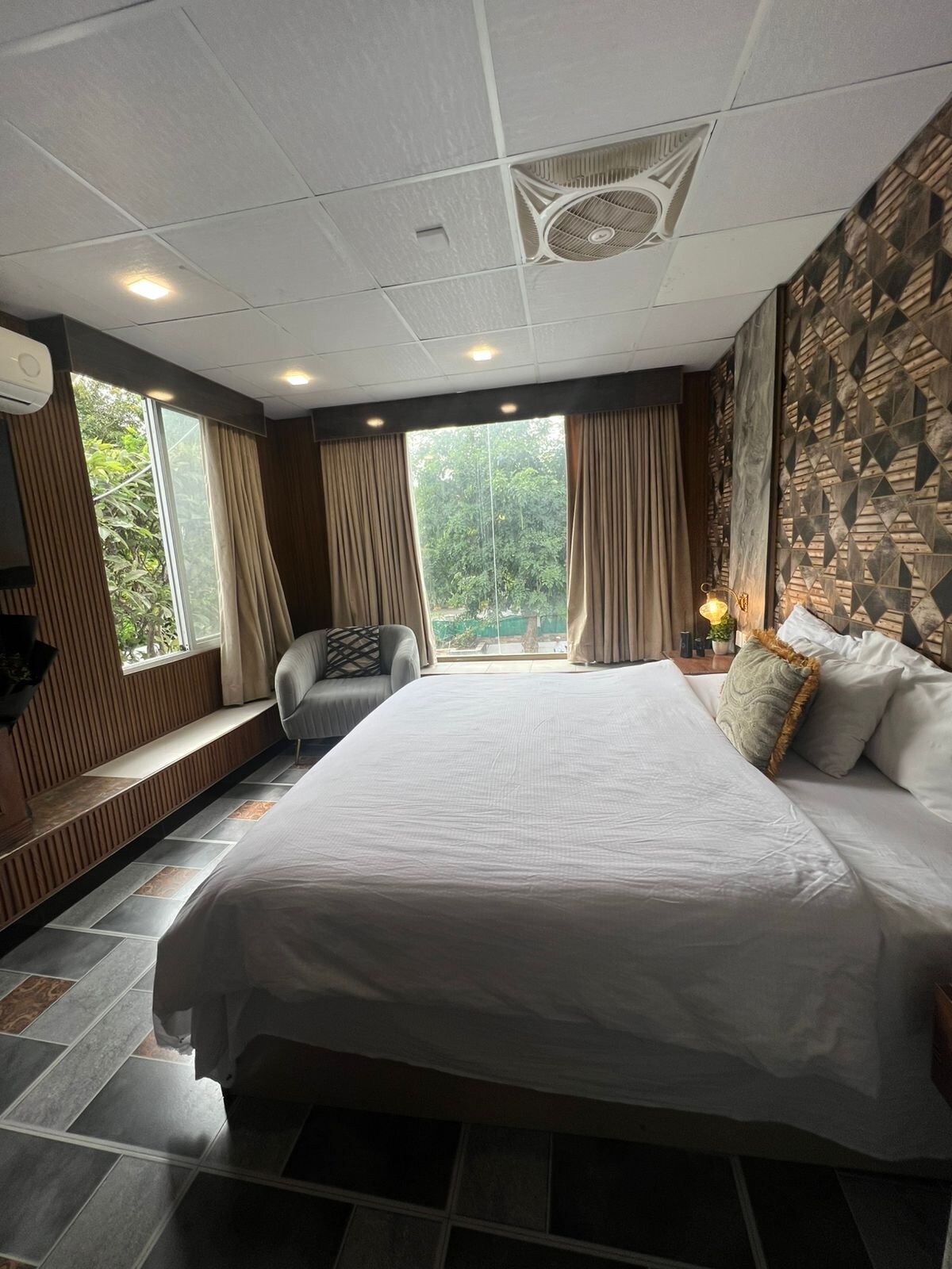 Life Style Hotel gegenüber der Canturus Mall - Häuser zur Miete in ...