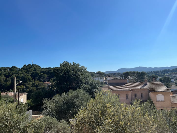 Chambres Dans Villa Agréable Avec Vue Colline - La Seyne-sur-Mer
