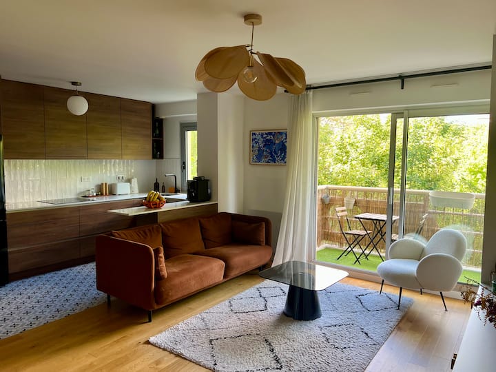 Bel Appartement Lumineux, 2 Chambres Avec Balcon - Houilles
