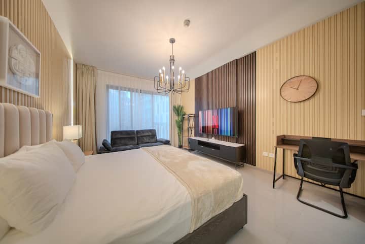 Studio In Uptown Al Zahia / Workstation - Sharjah