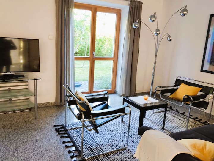 Großzügige Ergeschosswohnung Für 1 - 2 Personen - Erding