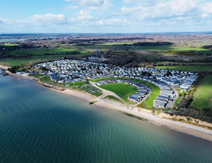 Three Bedroom Static Caravan On The South Coast - Fareham