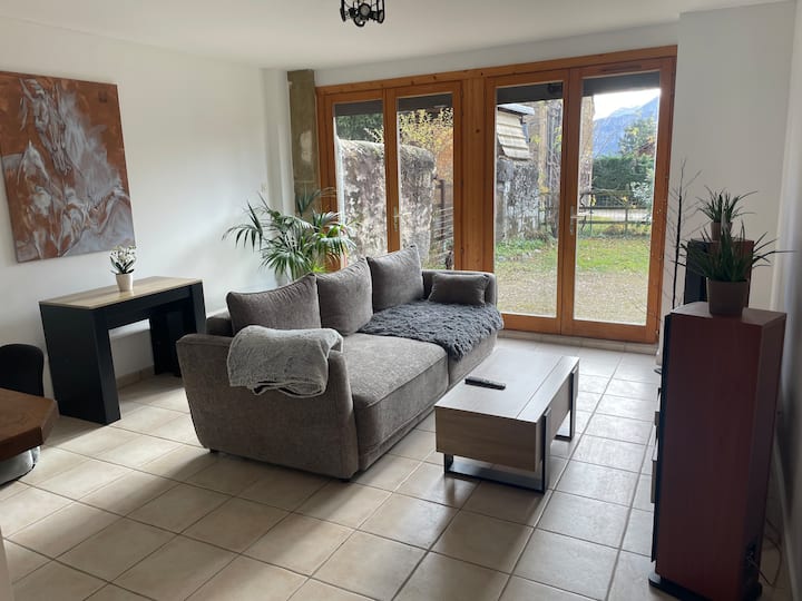 Appartement Dans Corps De Ferme En Rez De Jardin - Voiron