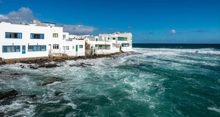 Arrieta Stays, A Dream House In A Magic Town - La Graciosa