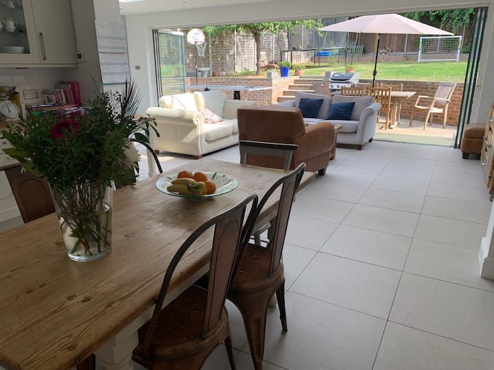 Stylish Surrey Home - Dorking