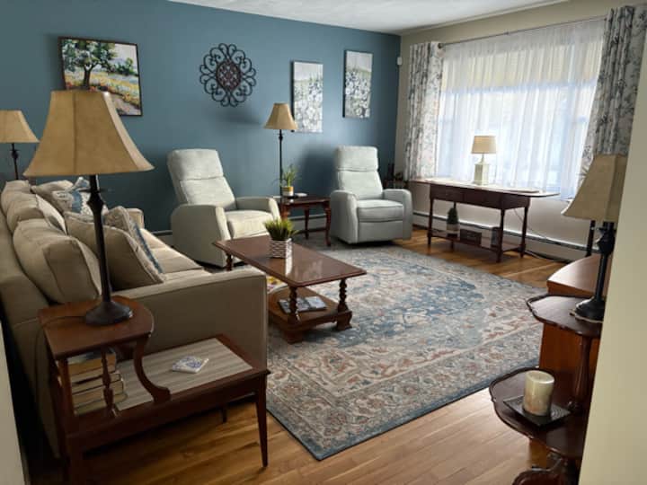 Cozy Escape To The Berkshires - Pittsfield, MA