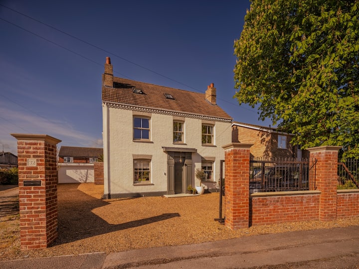 A Victorian Escape, Cozy & Spacious - Campton