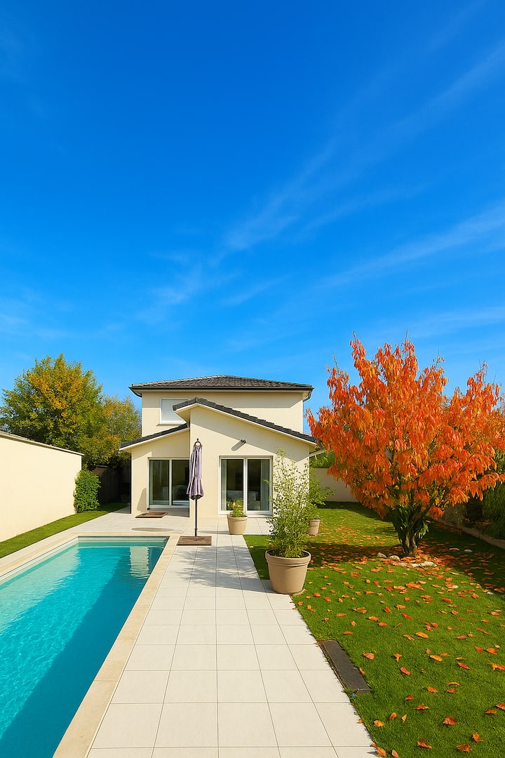 Maison Moderne Avec Piscine Et Jardin Près De Lyon - Craponne