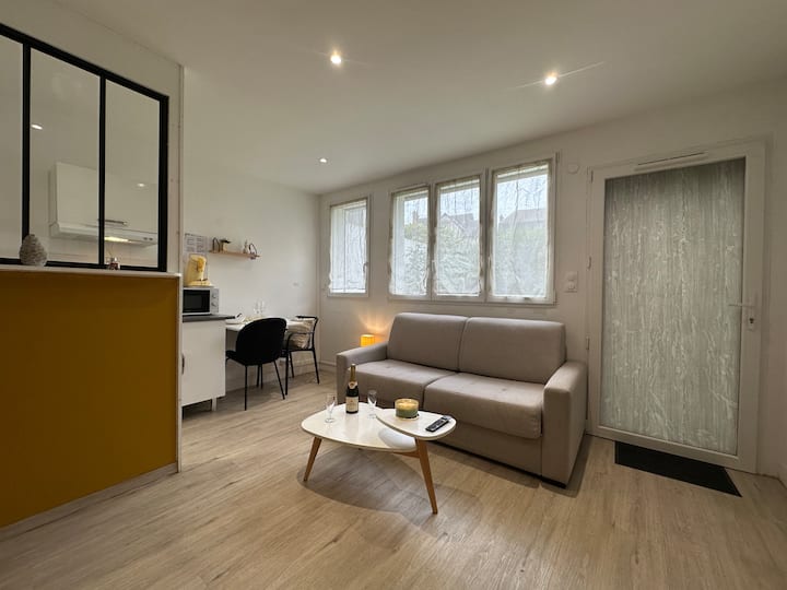 C Stockholm - Studio Cosy Avec Extérieur Privatif - Charleville-Mézières