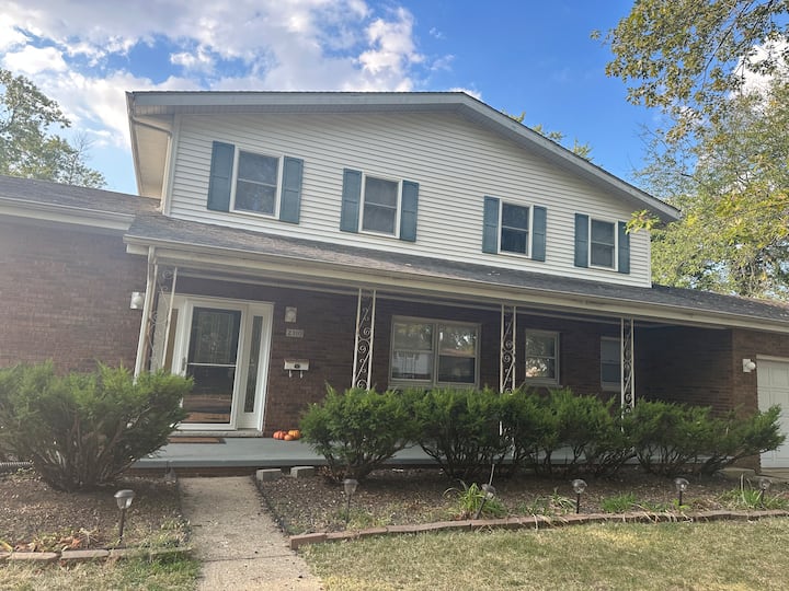 Family Friendly Retreat With Fenced Yard - Springfield, IL