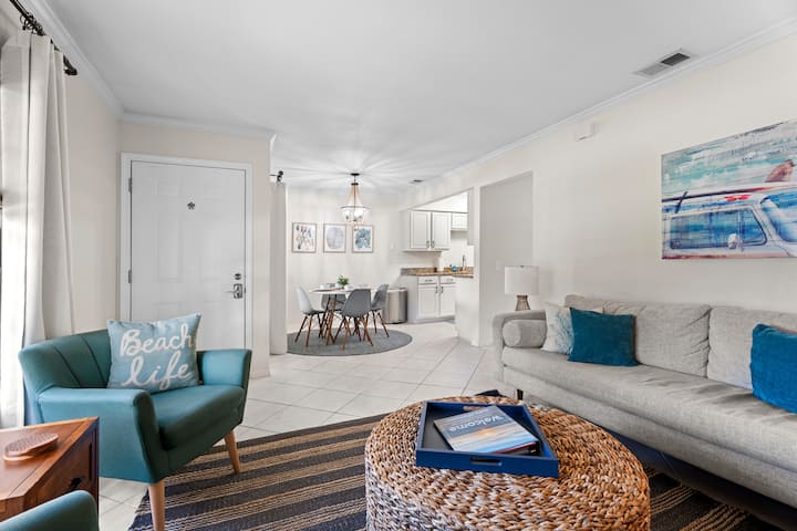 Flip-flop Retreat | 5 Minute Walk To The Beach - St. Augustine Beach, FL