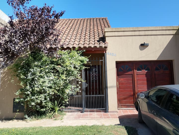 Chalet Near Beach & Park, Perfect For Holidays. - Necochea