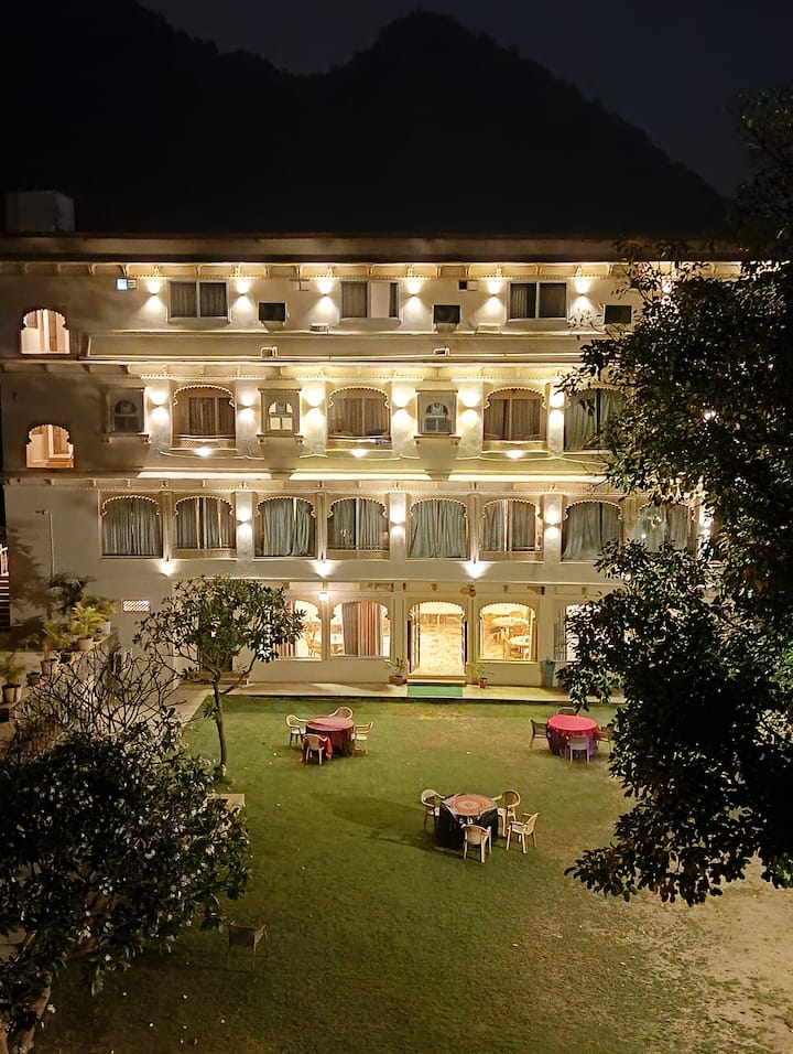 Aurum 3bdr Riverview Suites W/d Pool In A Resort - Udaipur