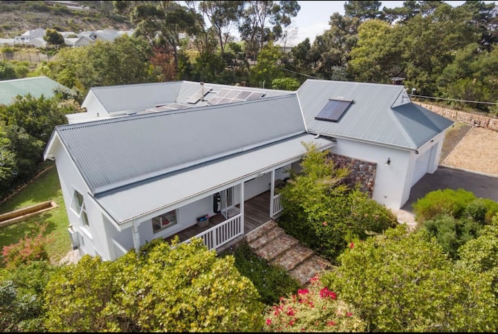 Charming Country Escape With Mountain Views - Hermanus
