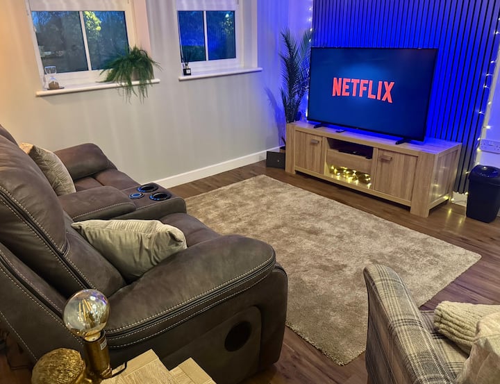 The Contractor Condo | Underground Parking - Aylesbury