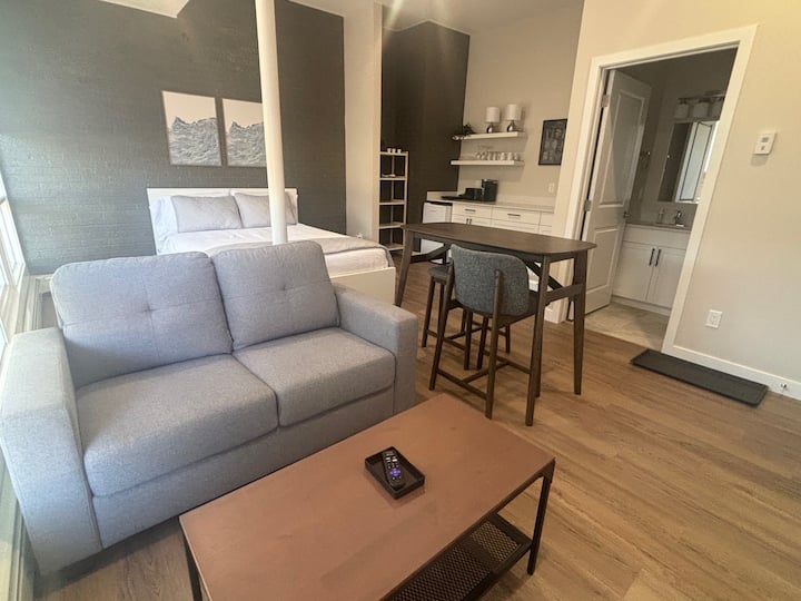 Modern One-bedroom Suite With Kitchenette - Meadow Lake