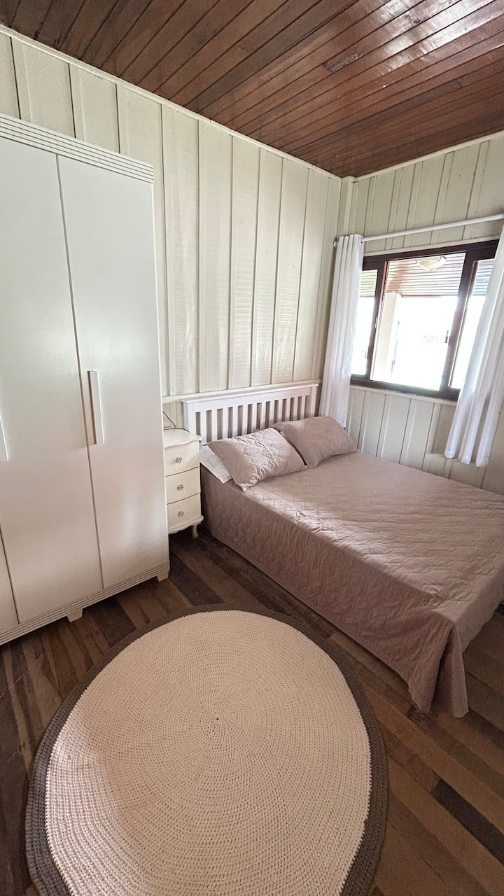 House with pool 50 meters from the sea 12 minutes from Beto Carrero ...