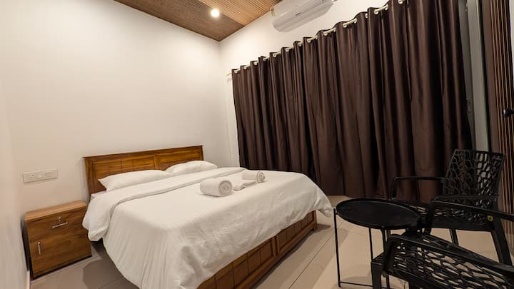 Premium 6bhk Sea View Stay, 50m From Beach - Room6 - Kannur