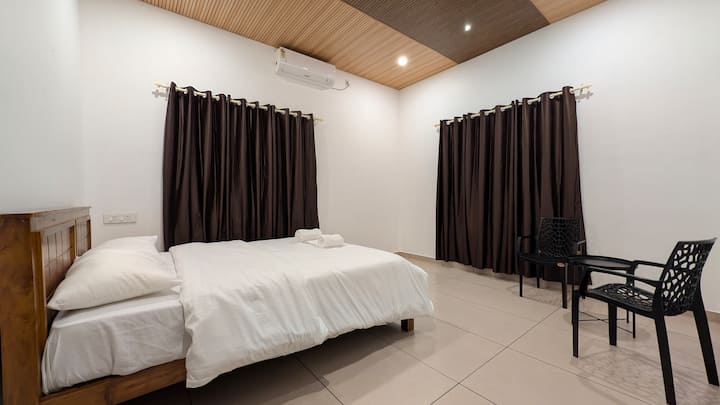 Premium 6bhk Sea View Stay, 50m From Beach - Room1 - Kannur