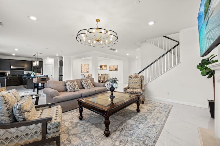 6br/8beds/3kings, Spacious, Near Ont & Sfs - Eastvale, CA