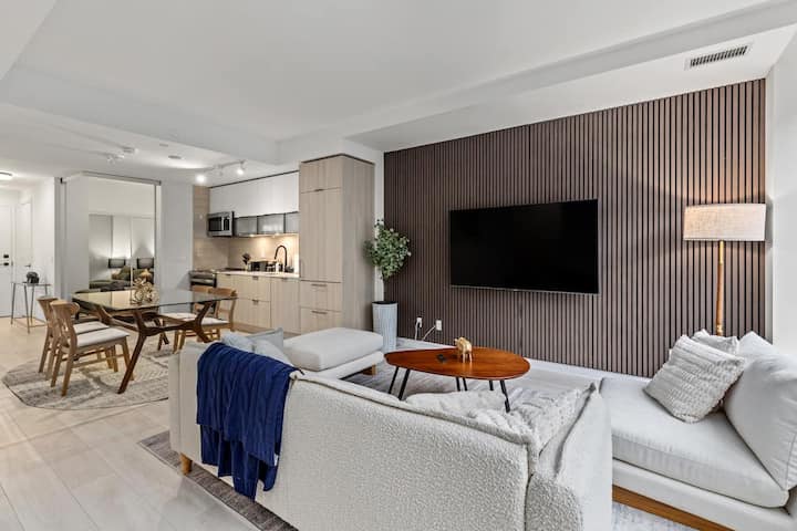 4-bedroom Townhome In Canary District W/ Parking - Toronto