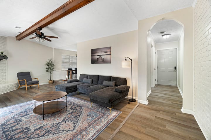 Swim, Work, & Relax: 3br/2ba Retreat - Montgomery, AL
