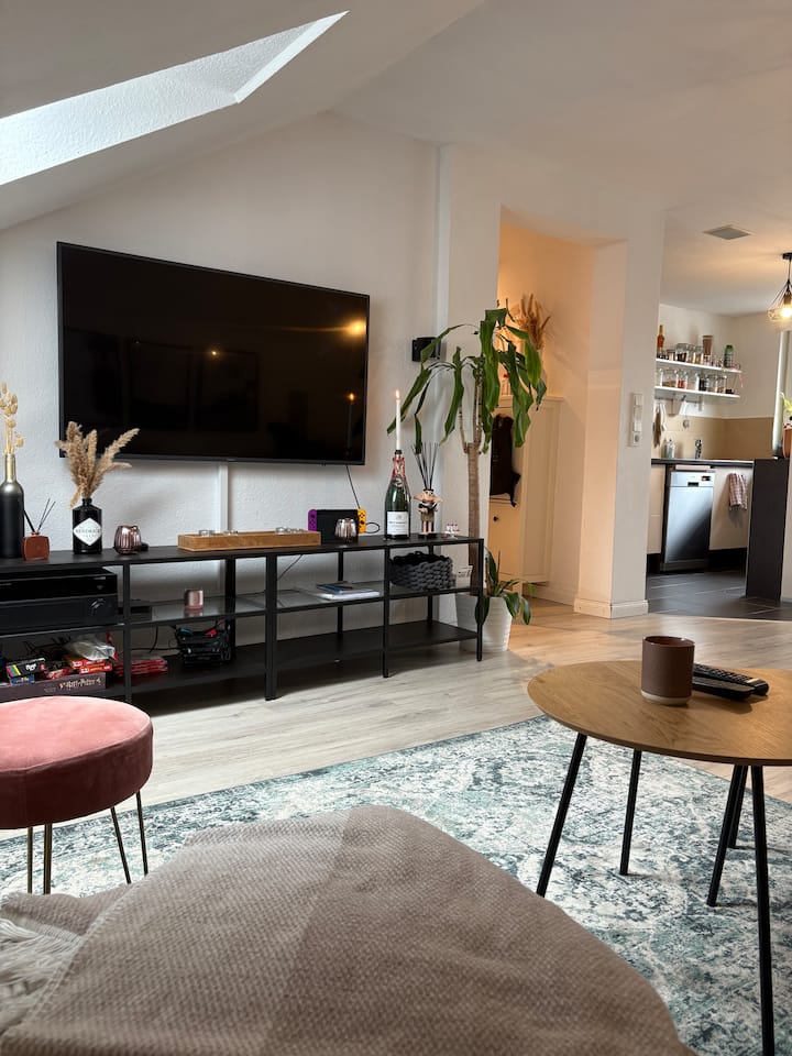 Kleine Dachgeschosswohnung, In Zentraler Lange. - Kiel