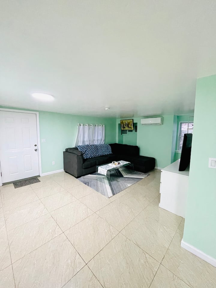 Cozy 2 Bedrooms Apartment On First Floor. - The Bronx, NY