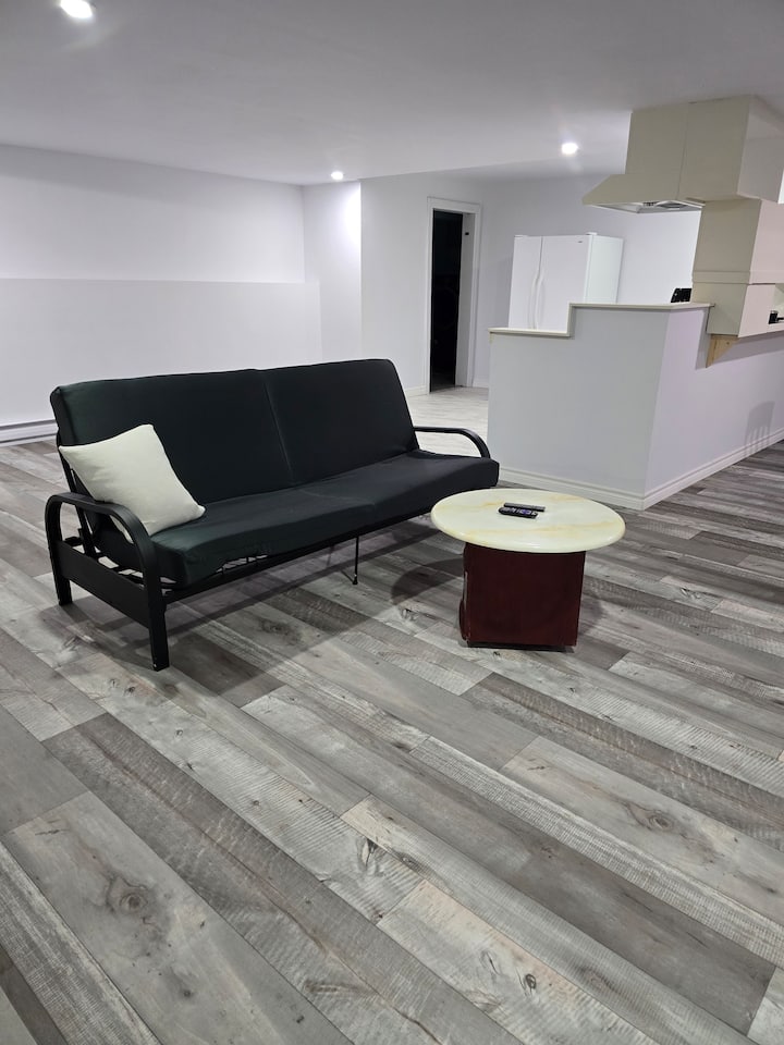 Spacious Basement Apartment Rooms For 6! - Saint John