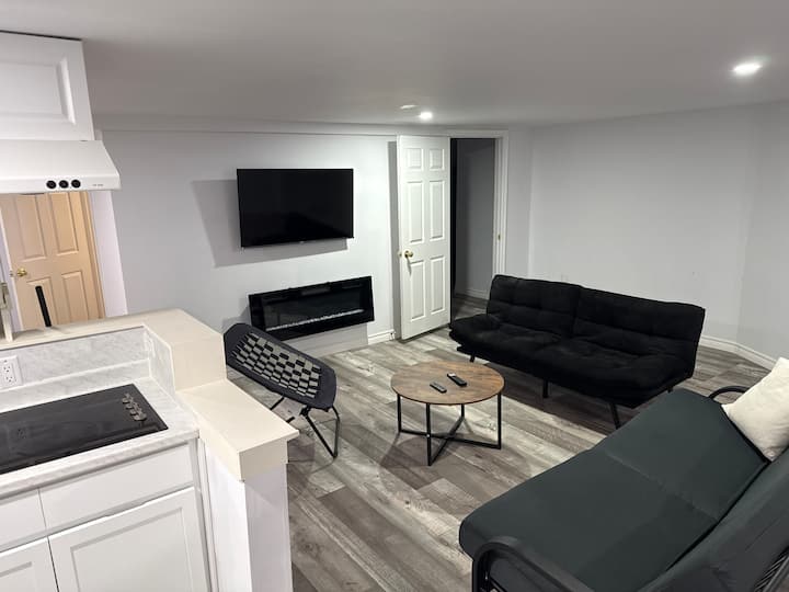 Spacious Basement Apartment Rooms For 8! - Saint John