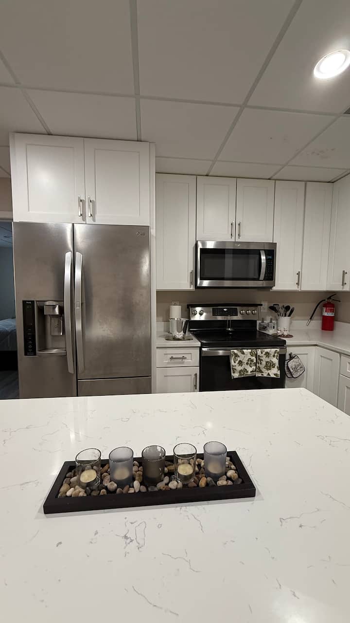 Private Basement Apartment Recently Renovated - Sandy Springs, GA