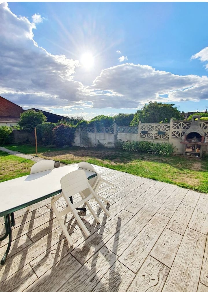 Maison Paisible Avec Jardin Clos - Cambrai
