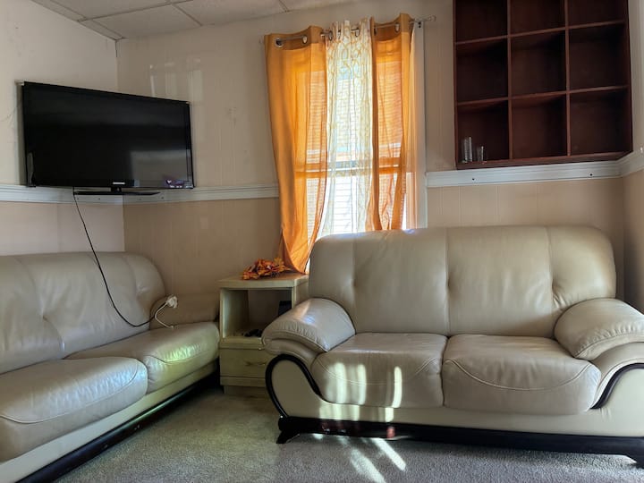 Entire -Safe -Clean House In Edison - Edison, NJ