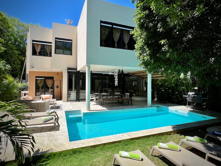 Villa Jada 7 Br Playacar, Safety W/ Private Pool! - Playa del Carmen