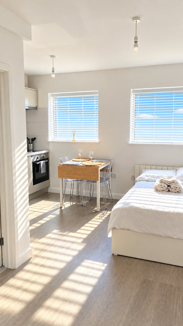 Private Studio | Chadwell Heath | Elizabeth Line - Ilford