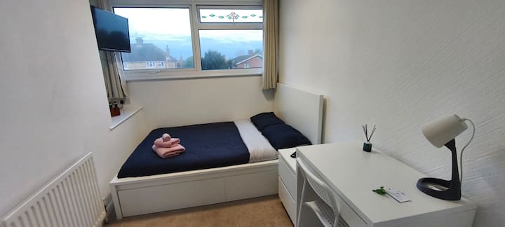 Cosy Small Double Room In Quiet Shared House - Chelmsford