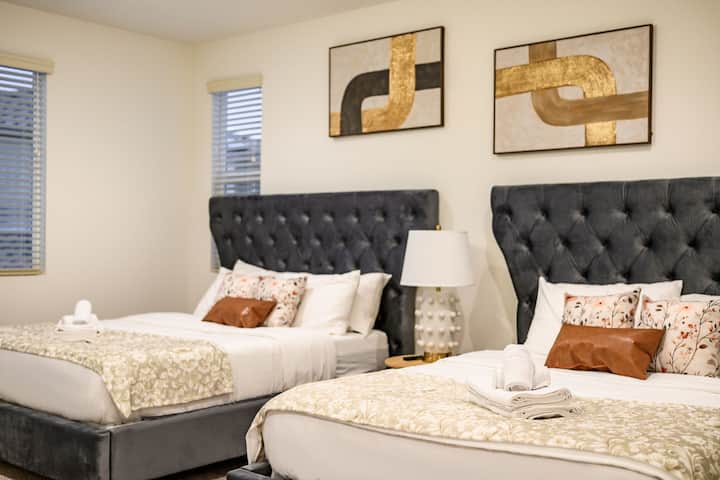 Family & Group/3 Tvs /6bd/4ba/8beds(4 King Beds） - Ontario, CA