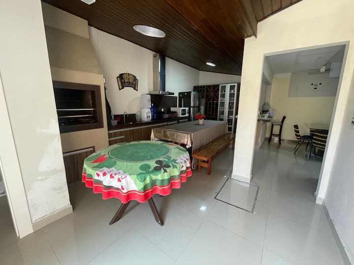 Casa Em Bombinhas A 500m Do Mar 5 Quartos + Lazer - Pôrto Belo