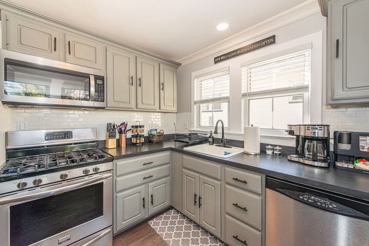 Brookdale Retreat · Walk To Parks/cafés, Near Nyc - Clifton, NJ