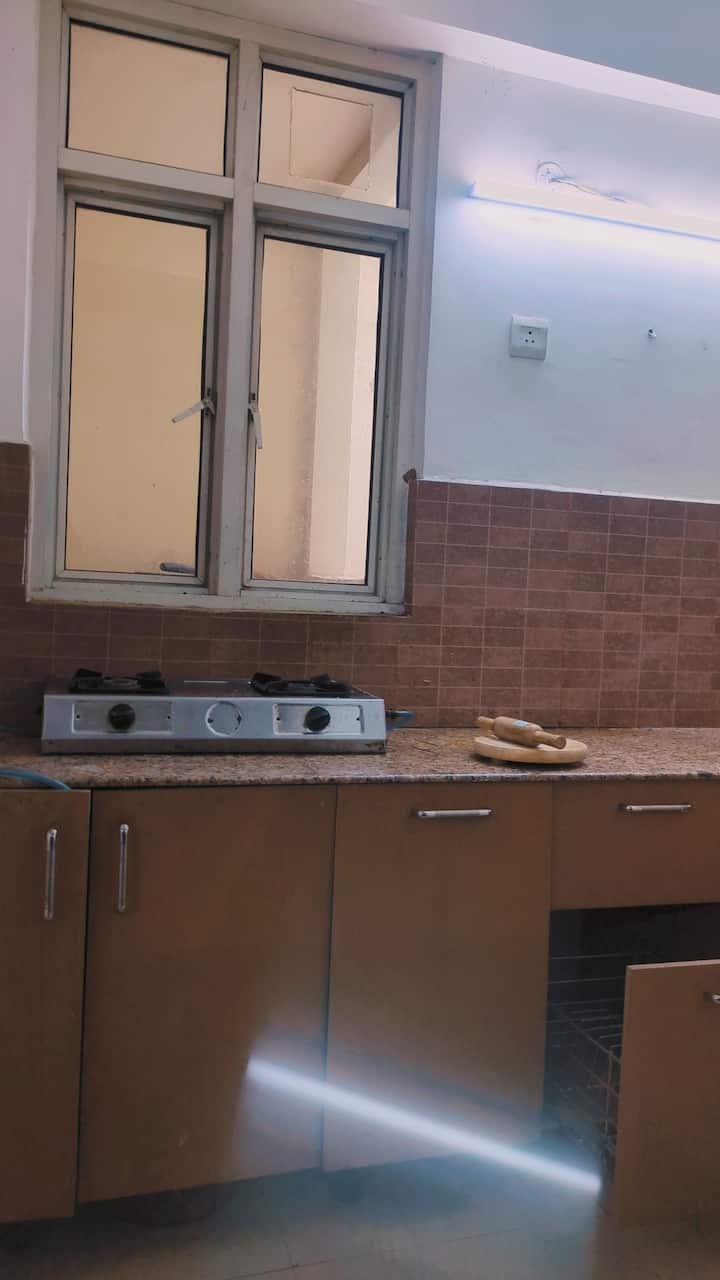 Cozy Apartment In A Calm & Safe Neighborhood - Meerut