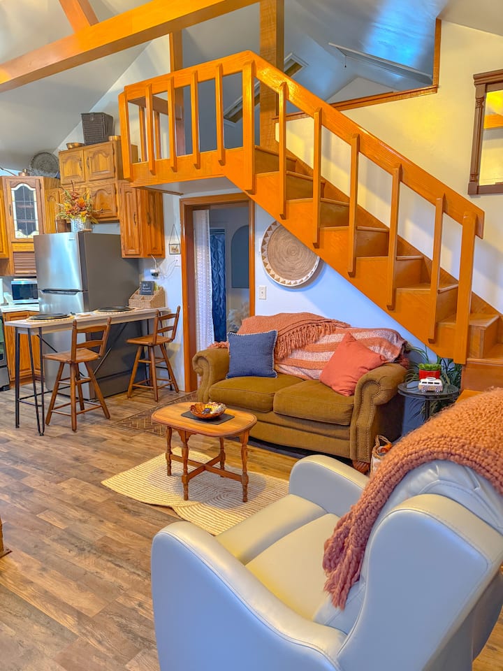 The Hippie Nook- Boho Cabin Near Rainbow Falls - Sapphire, NC