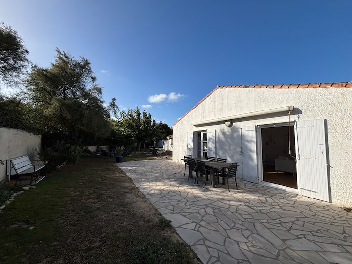 Maison à L’abri Des Dunes, Bercée Par La Mer. - Île de Ré