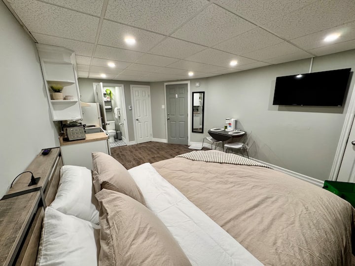 Cozy Cave Close To All Your Needs - Bathurst, NB