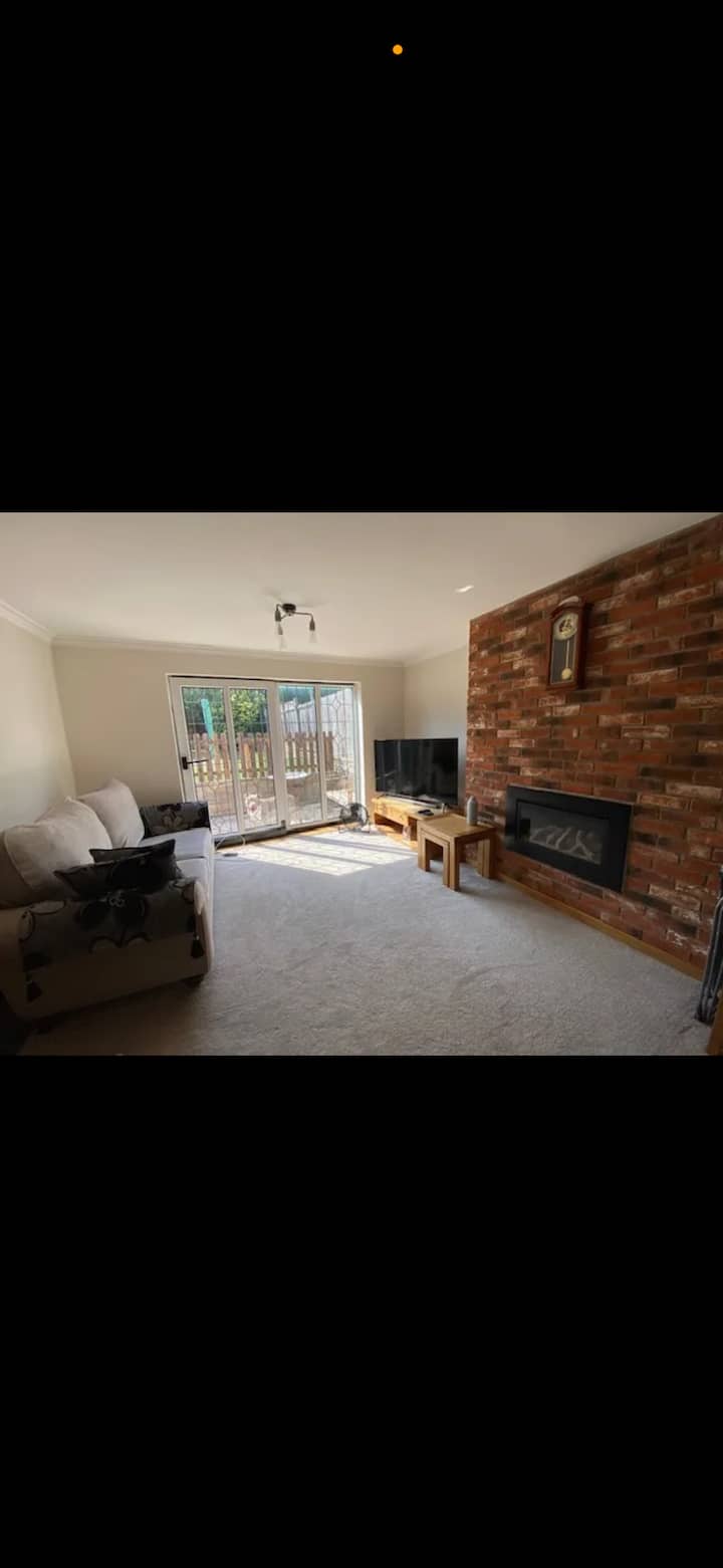 Cosy 3-bed Home Near Birmingham City Centre - Sutton Coldfield