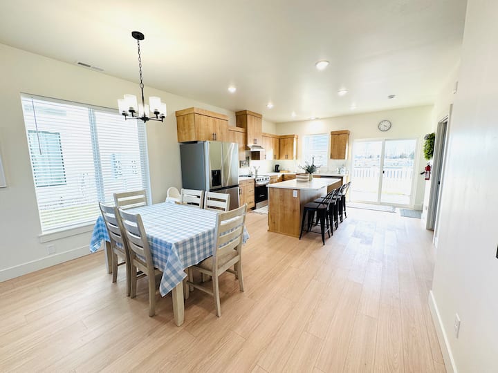 New 3br Home W/ Garage • Near Byu-idaho • 3 Beds - Rexburg, ID